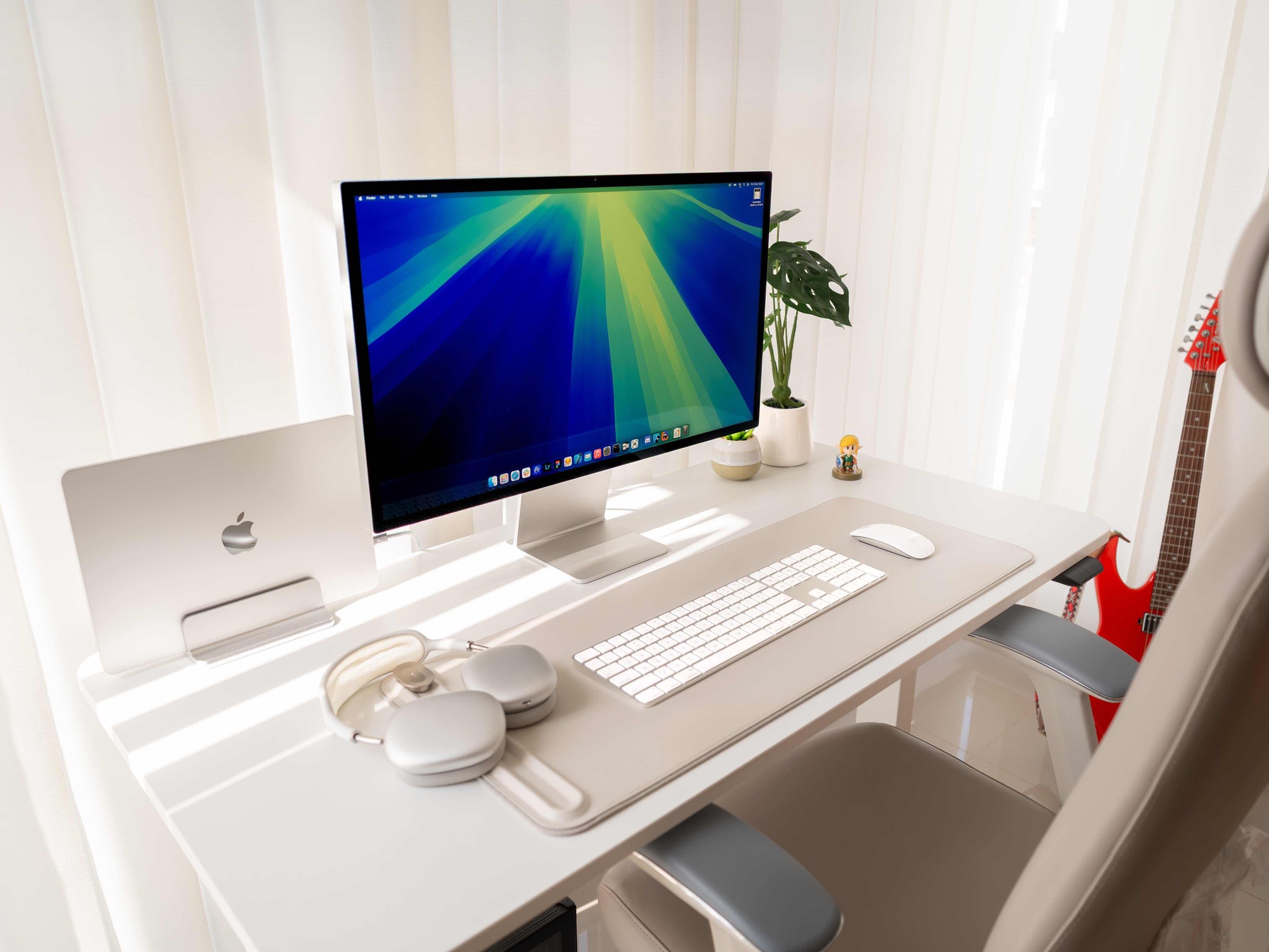 Dead Simple Desks | Minimal desk setup inspiration