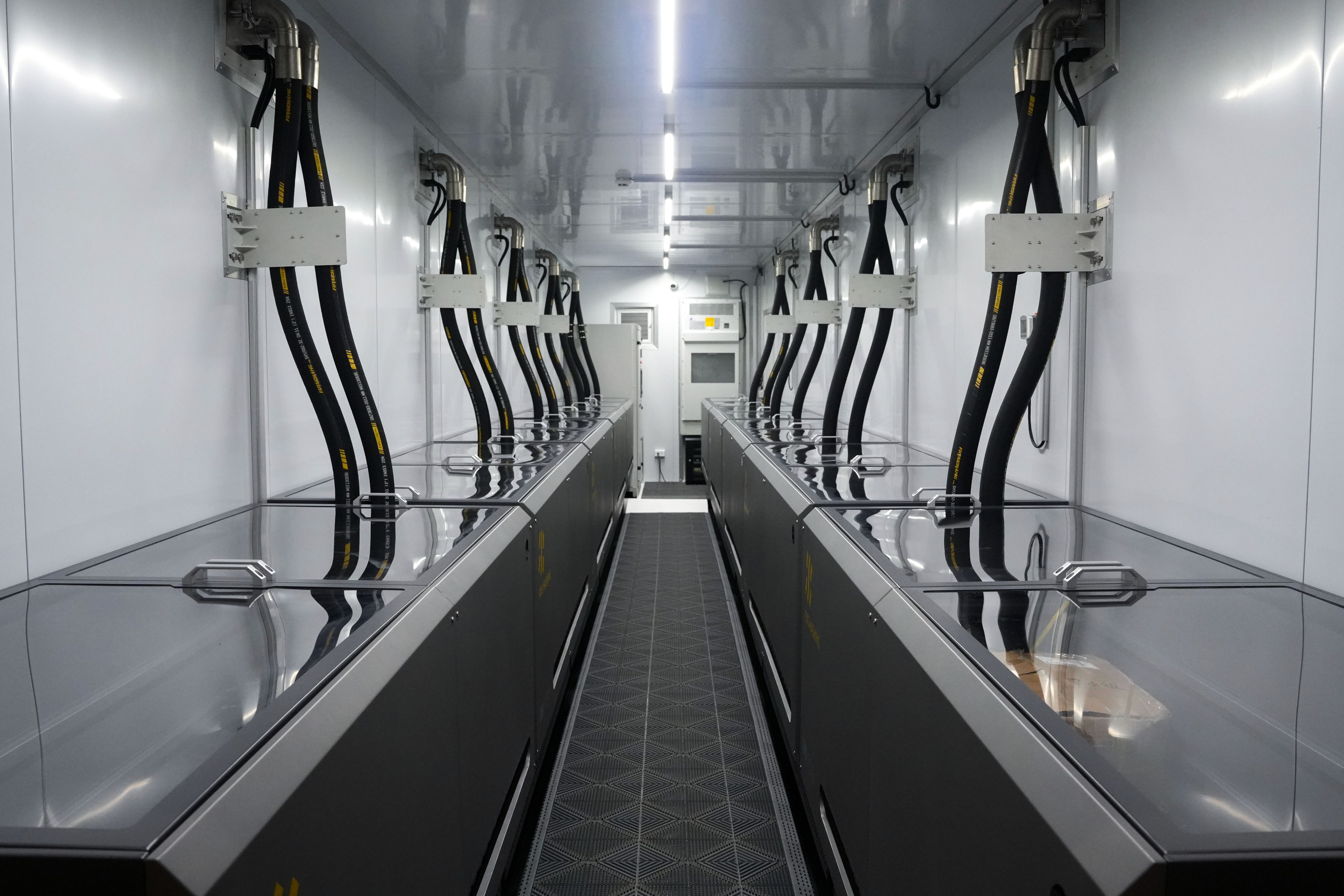 B Series - Modular Immersion Cooling System