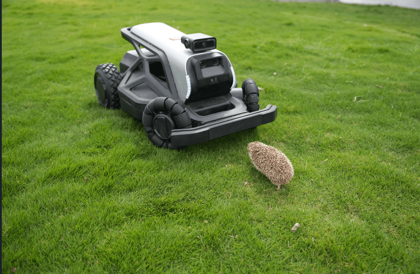 Airseekers Tron Robot Mulching Lawn Mower with 5-Camera AI Vision