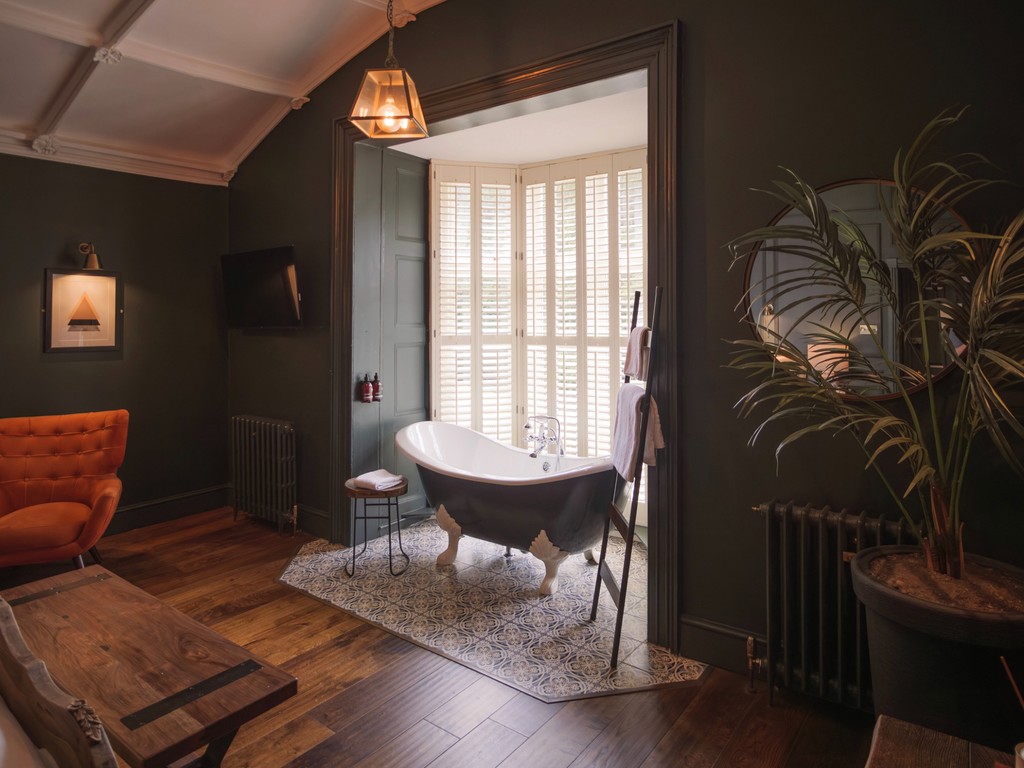 The Priory Hotel & Restaurant: Caerleon Hotel | Caerleon Restaurant