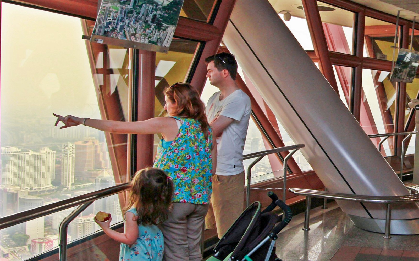 จองบัตรเข้าชม KL Tower เพื่อชมวิวพาโนรามาของกรุงกัวลาลัมเปอร์