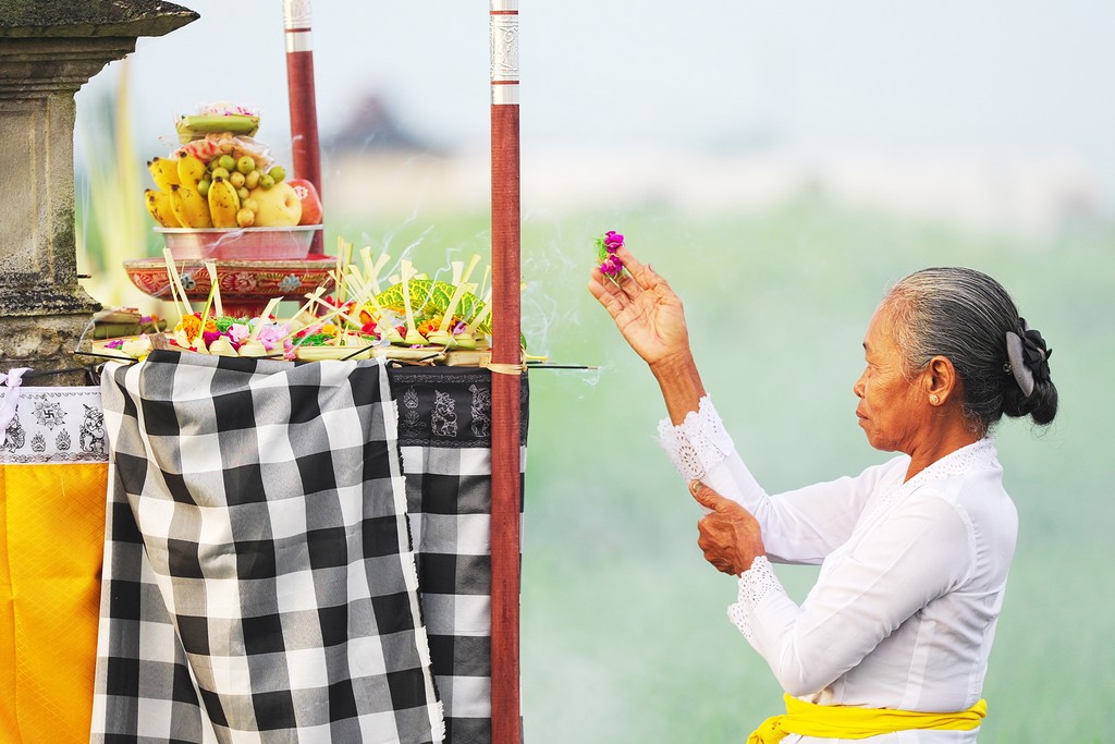 The Sacred Art of Canang: Bali’s Daily Offering of Devotion and Balance ...
