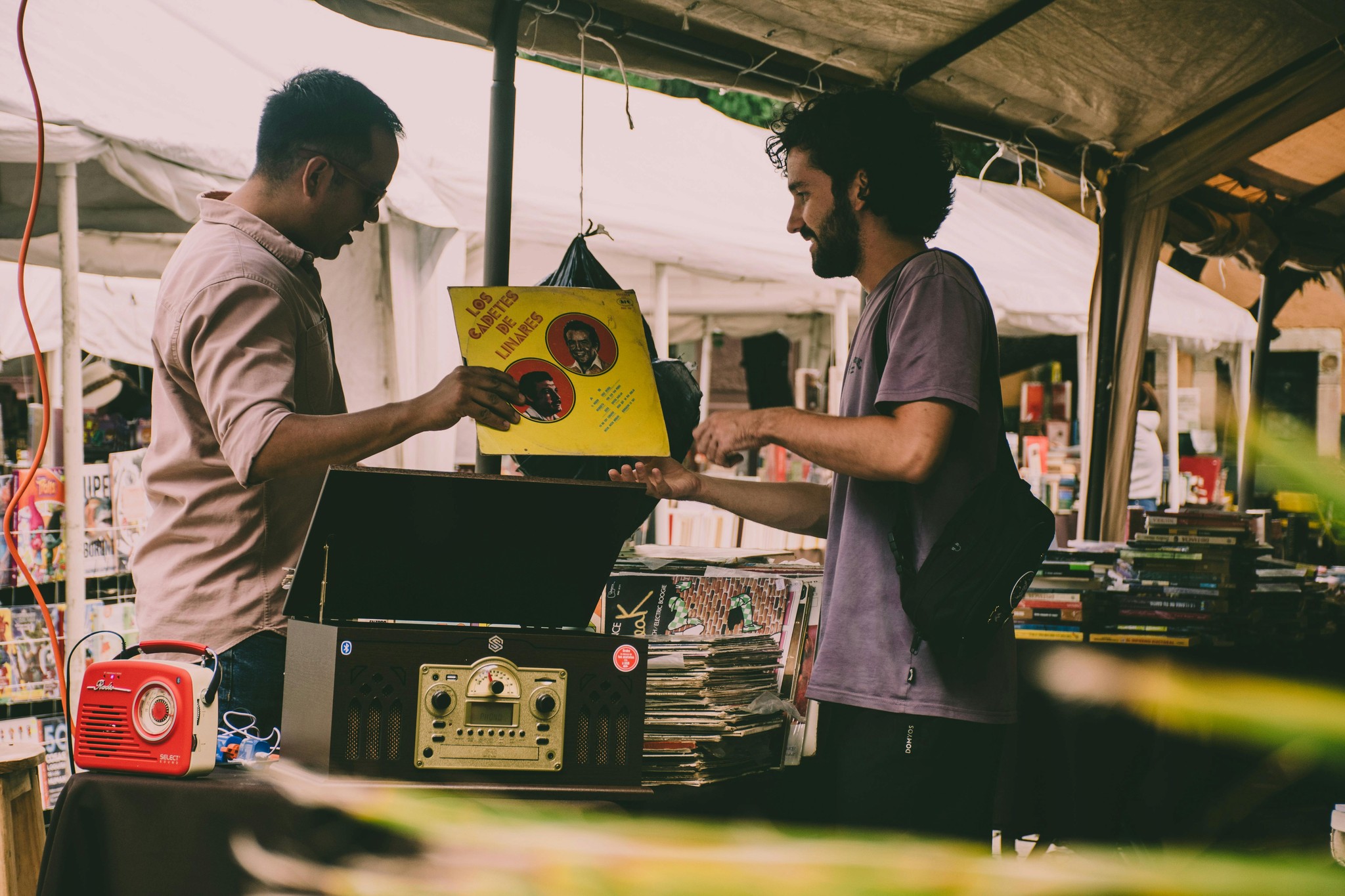 C2C Meaning: Unlocking Consumer-to-Consumer Commerce | Growleady
