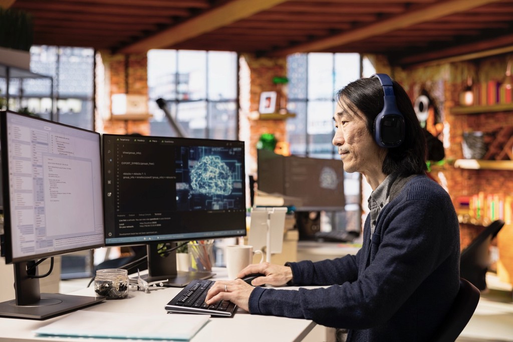 How to Use Phone as Second Monitor: USB & Wireless Methods