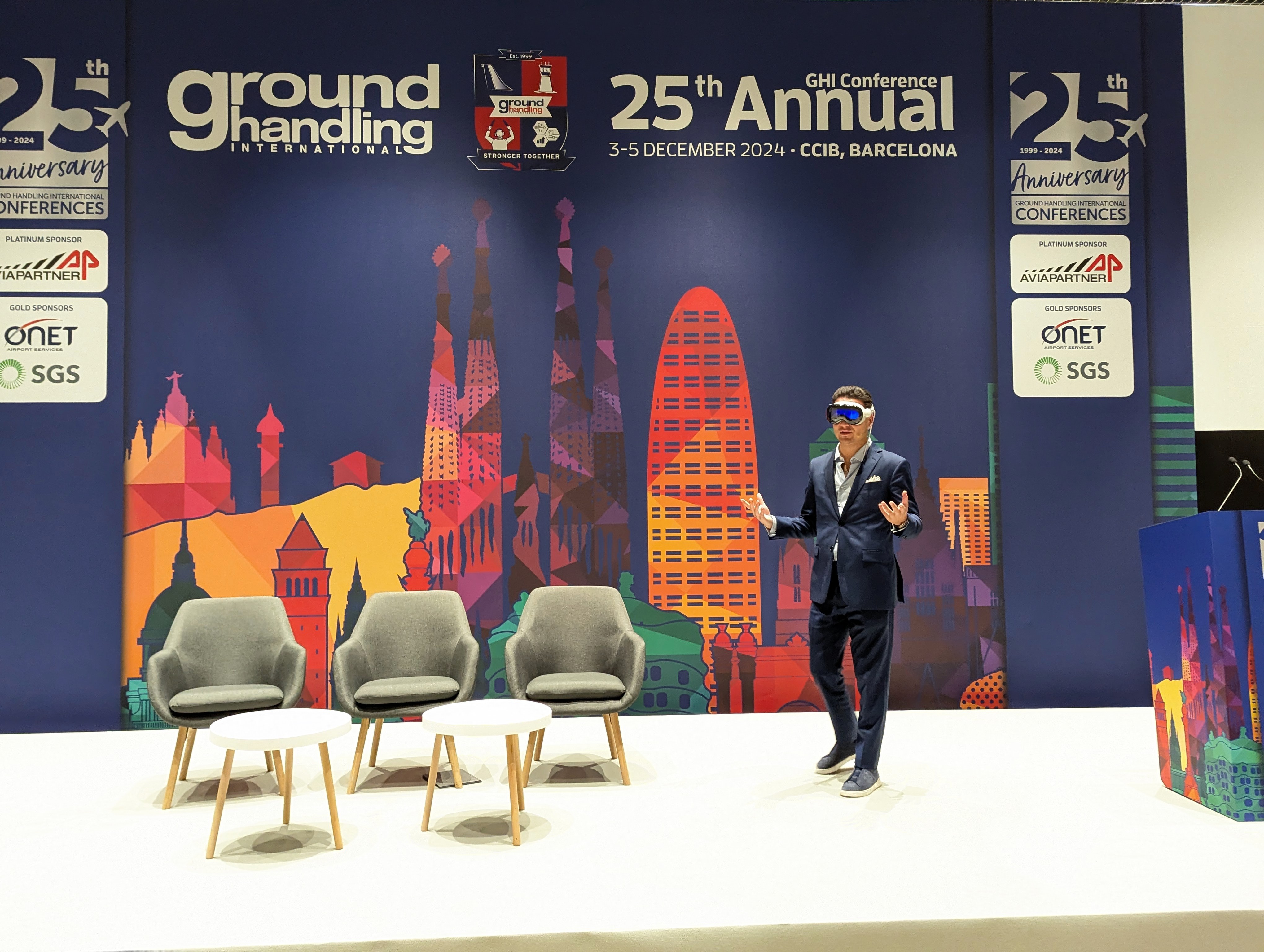 Moonware unveils HALO on Apple Vision Pro, ushering in spatial computing for airfield operations ...