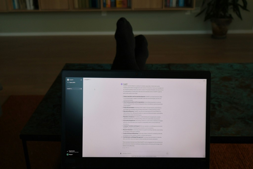 25 Best AI Writing Prompts for Students & Marketers — Otio Blog