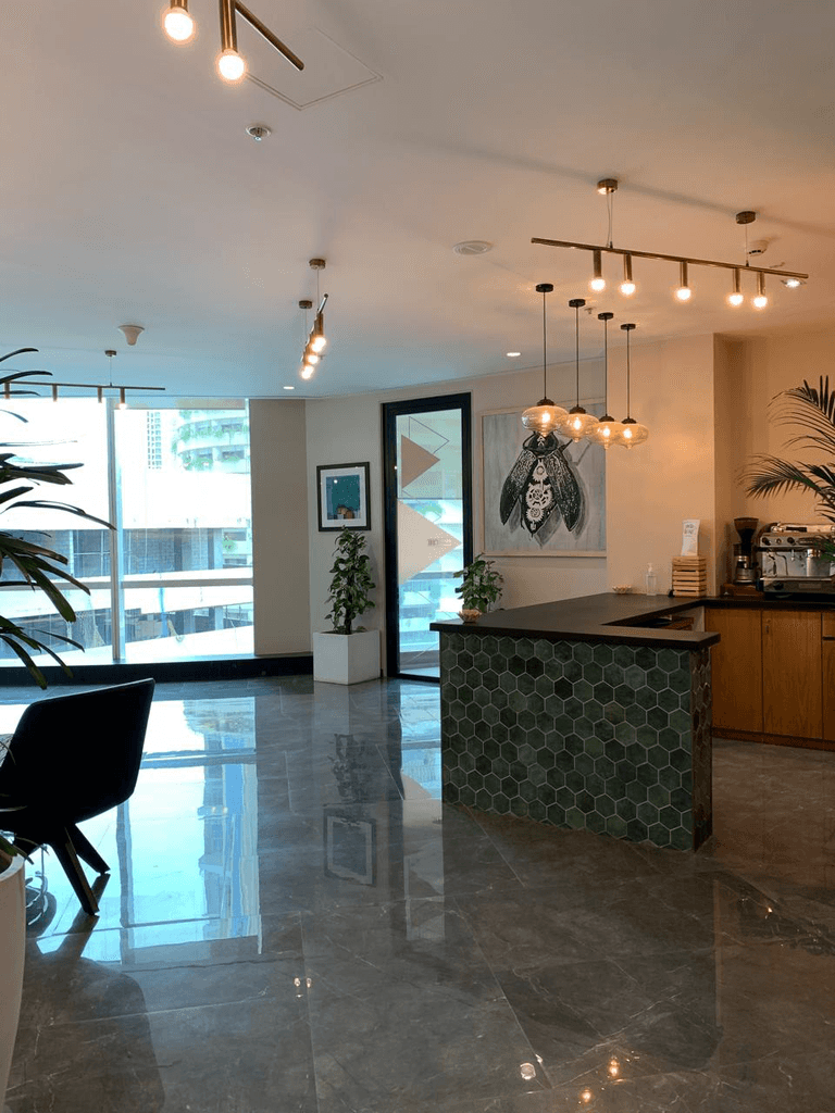 Raheja Altimus - Room And Roof