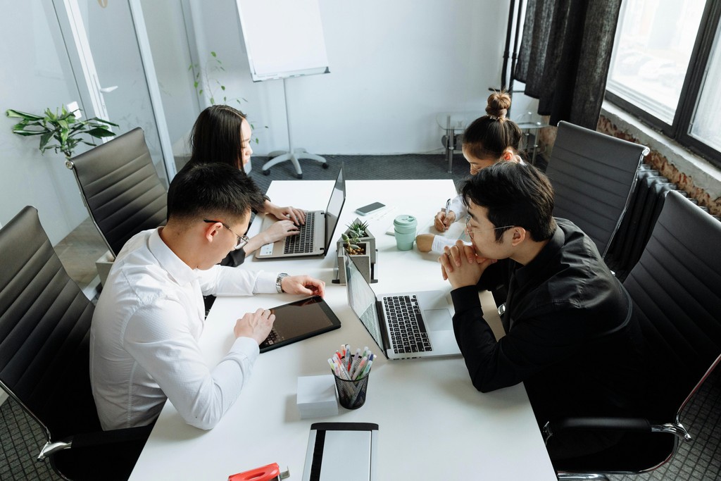 Understanding Multi-Channel Supply Chains: Examples & Tips | Growleady