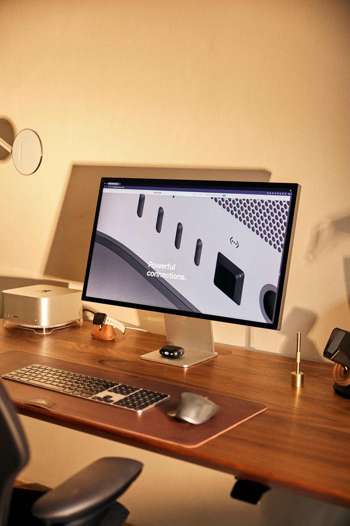 Dead Simple Desks | Minimal desk setup inspiration